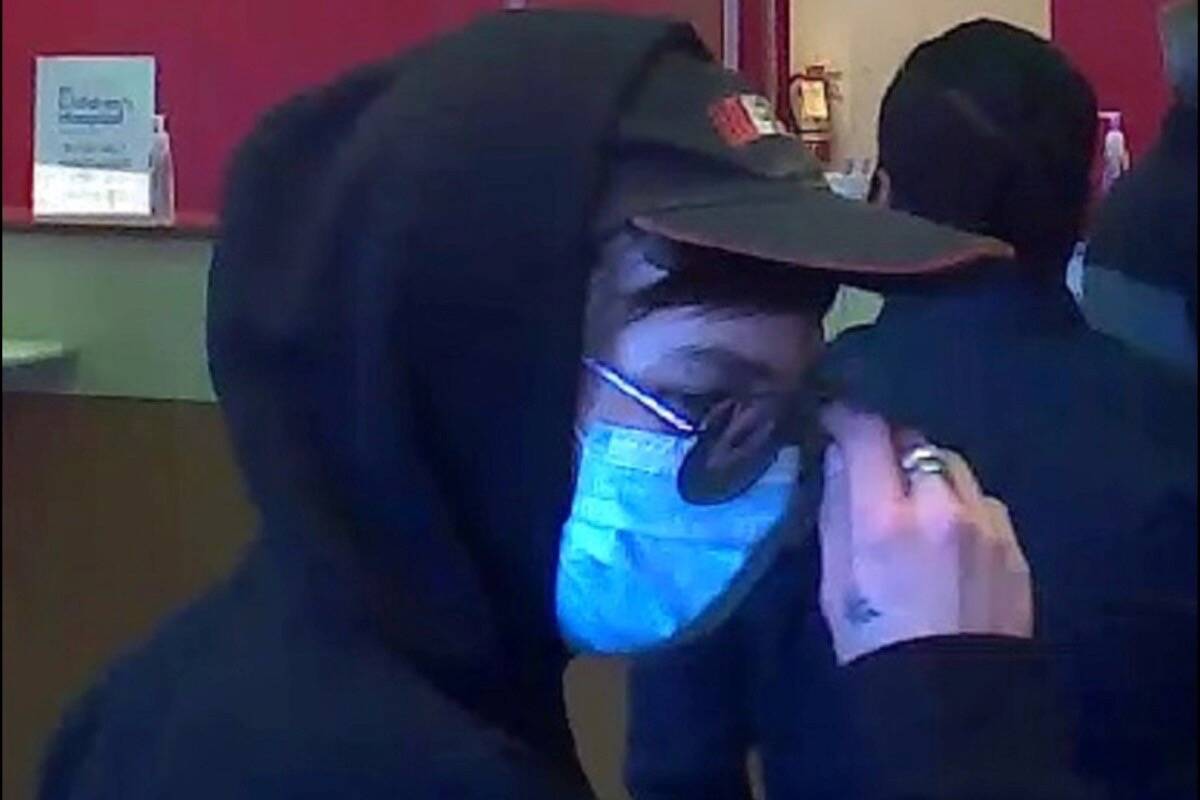 RCMP continue search for suspect following Parksville bank robbery ...